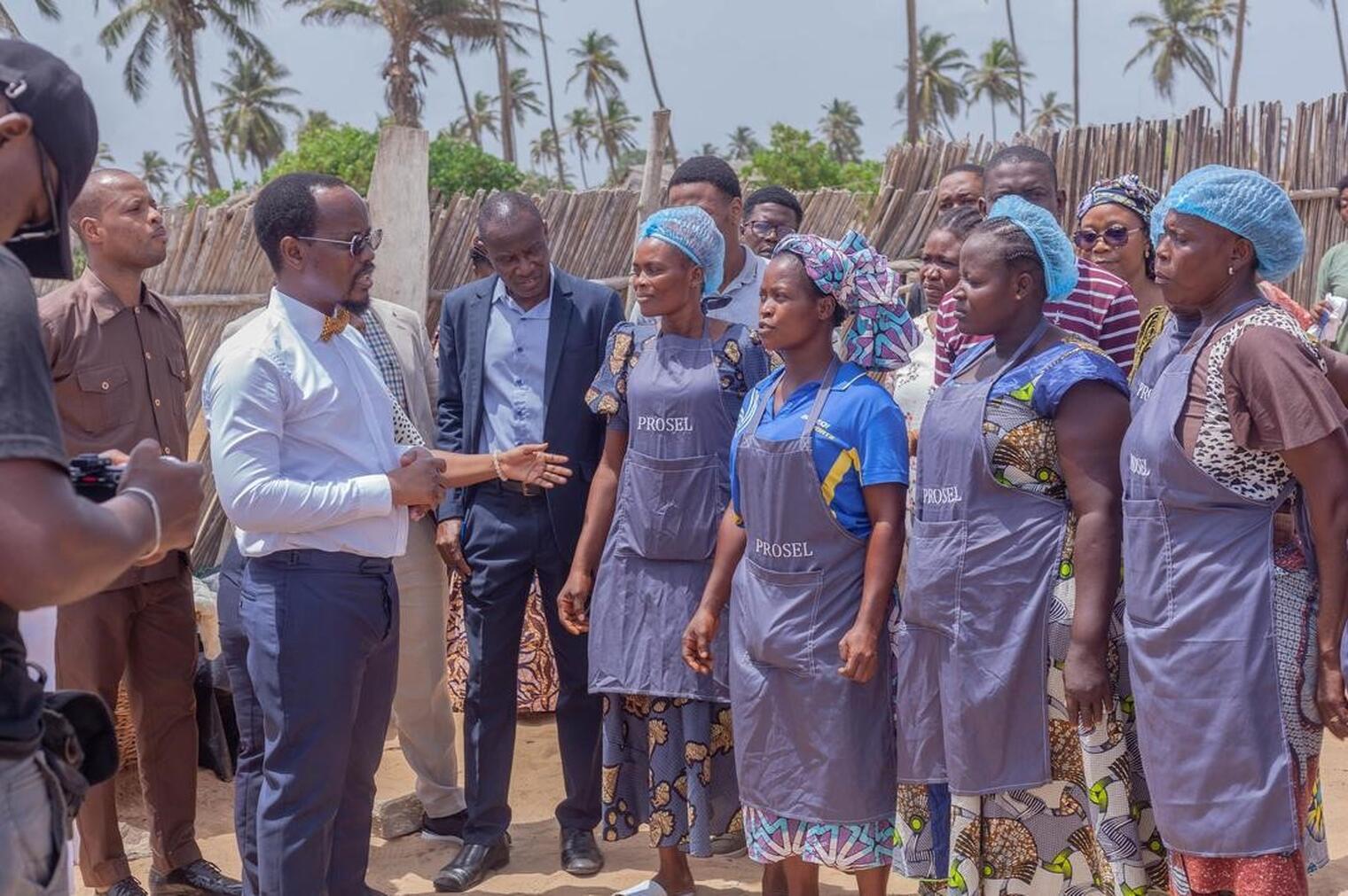 PROSEL : VISITE DU MINISTRE MODESTE KEREKOU A LA NOUVELLE UNITE MODERNE ...