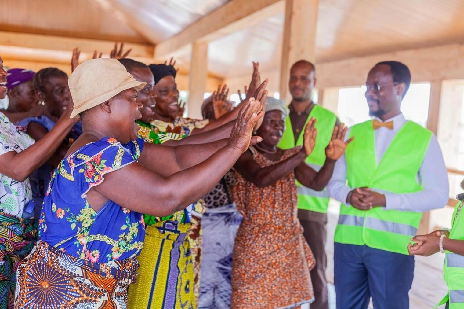PROSEL : VISITE DU MINISTRE MODESTE KEREKOU A LA NOUVELLE UNITE MODERNE ...