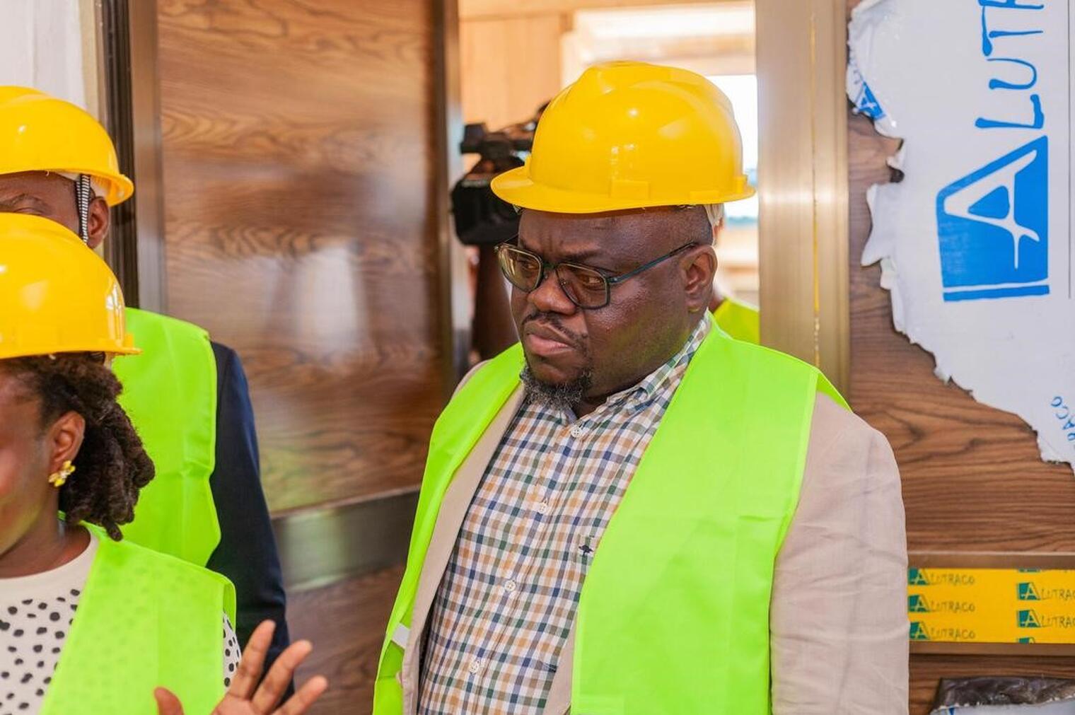 PROSEL : VISITE DU MINISTRE MODESTE KEREKOU A LA NOUVELLE UNITE MODERNE ...