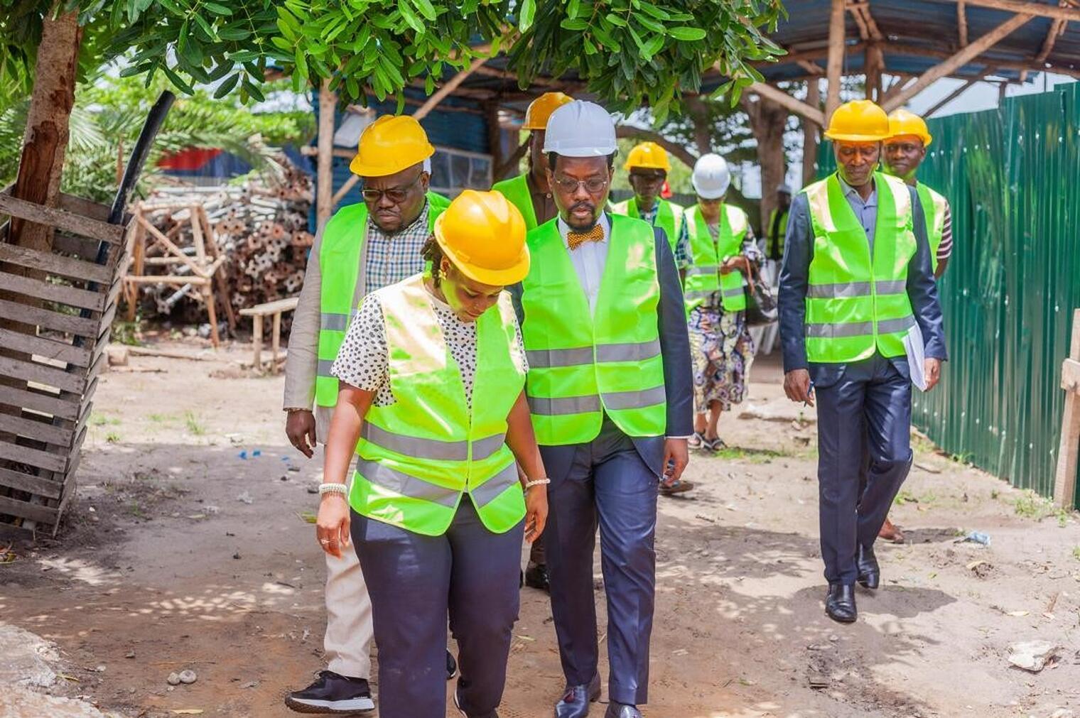 PROSEL : VISITE DU MINISTRE MODESTE KEREKOU A LA NOUVELLE UNITE MODERNE ...